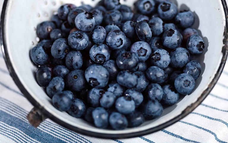 How to Wash Blueberries the Right Way