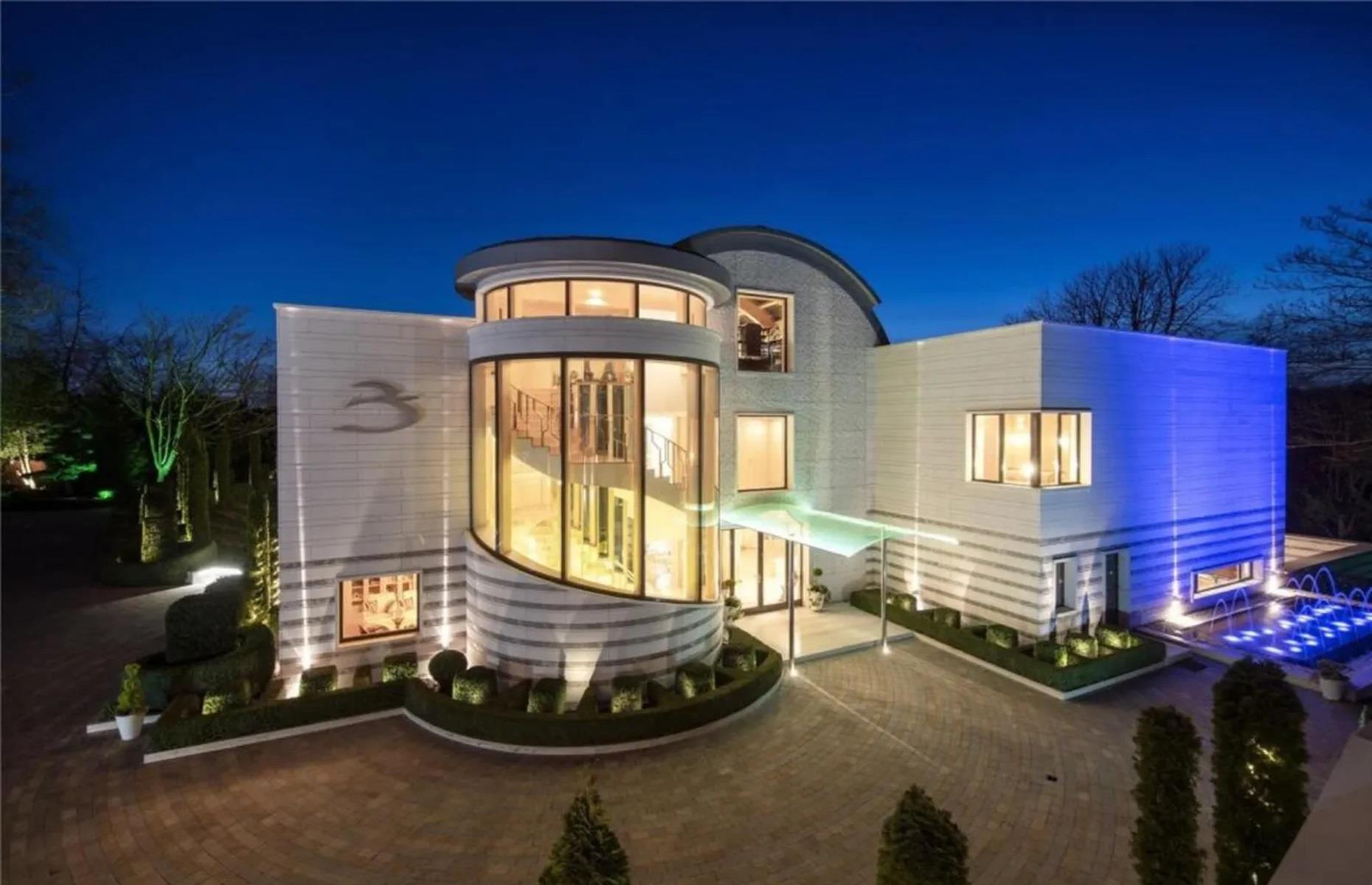 9 super-luxury homes in the world's priciest places, including London