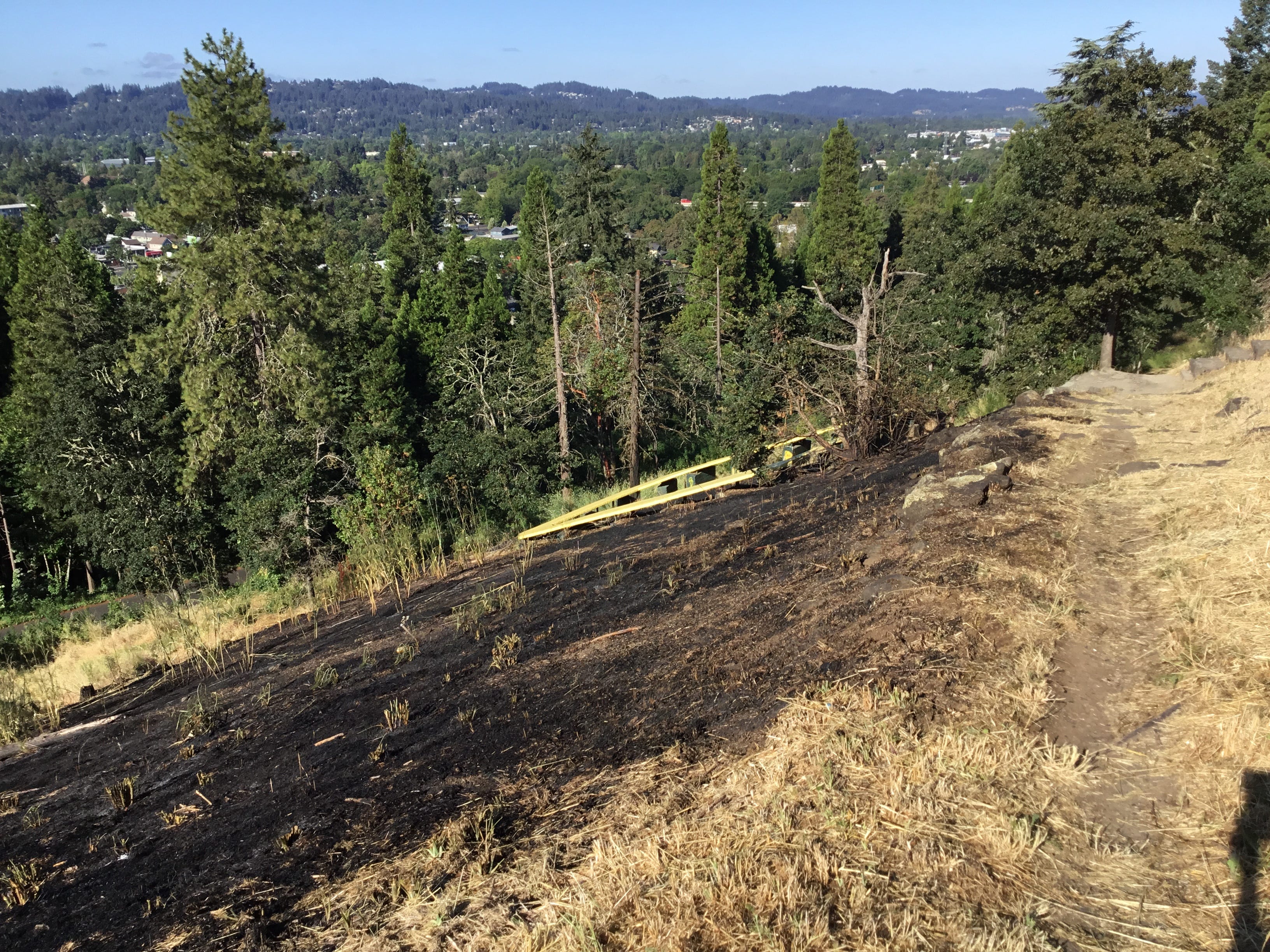 Skinner Butte summit parking lot, road closed to motorized vehicles
