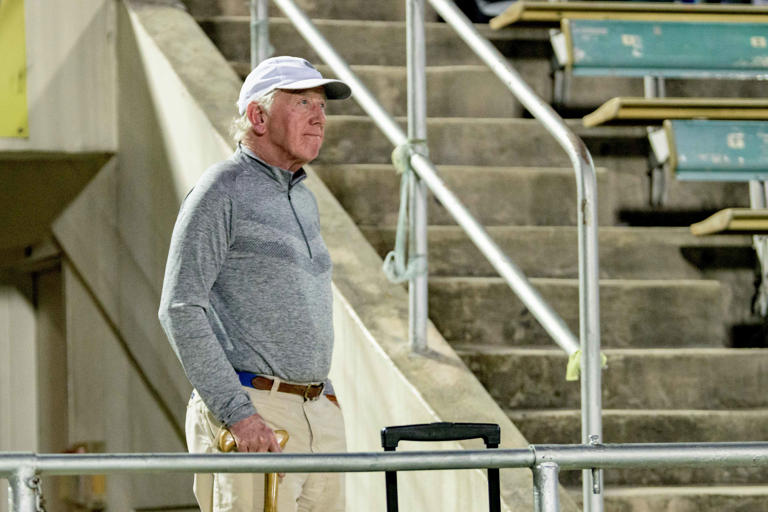 What story Archie Manning told Ole Miss football before CFP game vs Tulane