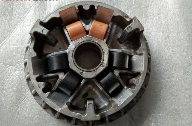 Jangan Salah, Begini Cara Pasang Roller CVT Motor Matic yang Benar