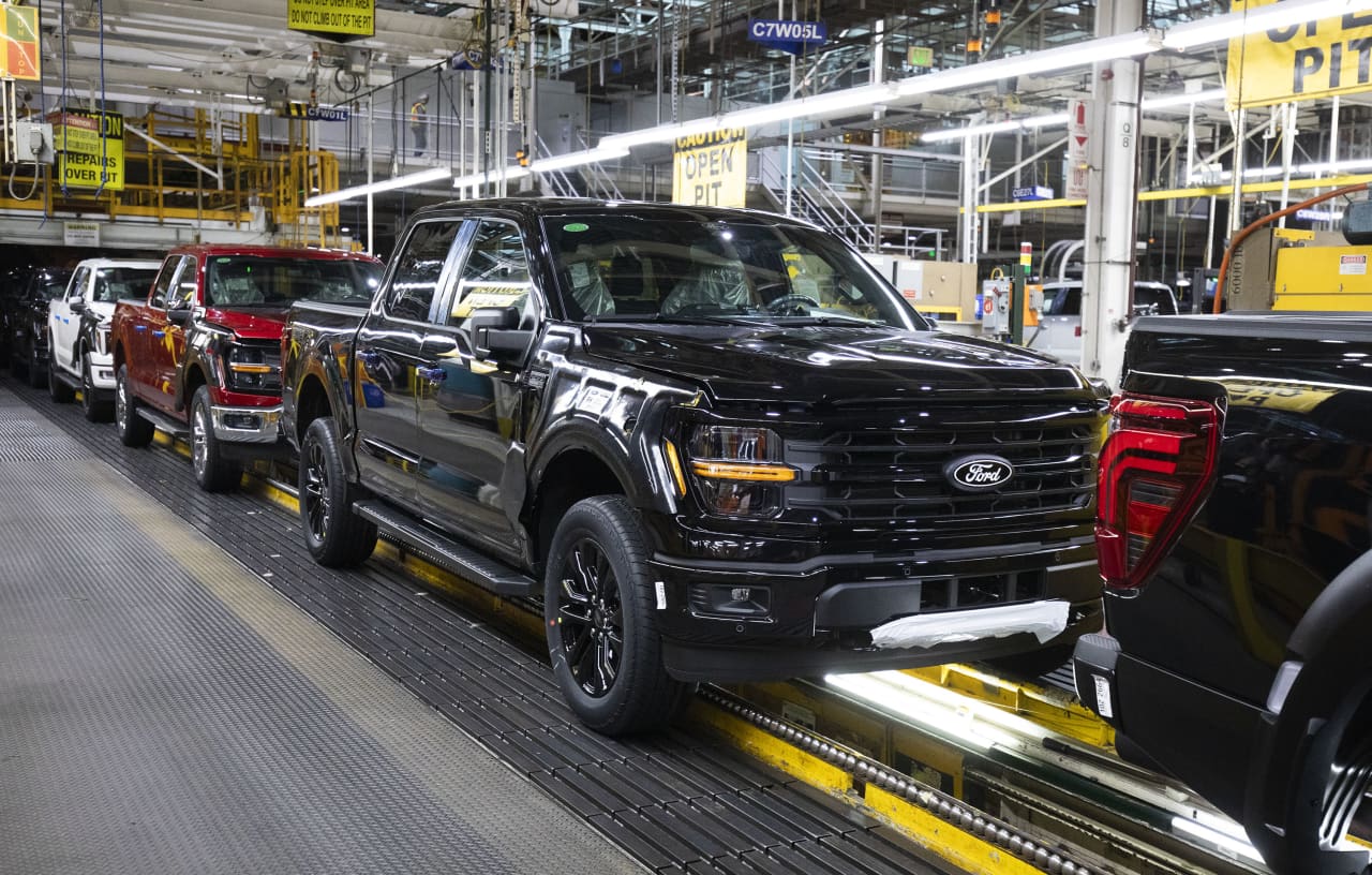 Trump’s 25% Auto Tariffs Hurt These Stocks the Most