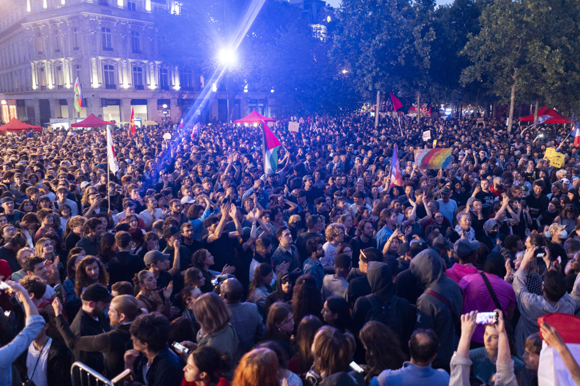Why is the far right gaining popularity among young people in Europe?