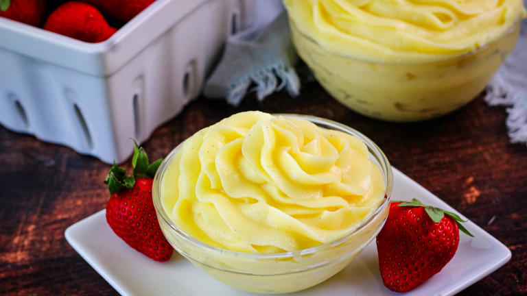 This Velvety Smooth Pastry Cream Is Very Easy To Make - Quick And Easy ...