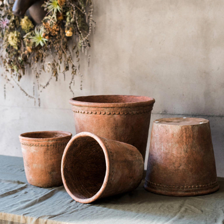 Mariska Hargitay reinvigorates a dull living room corner with ...