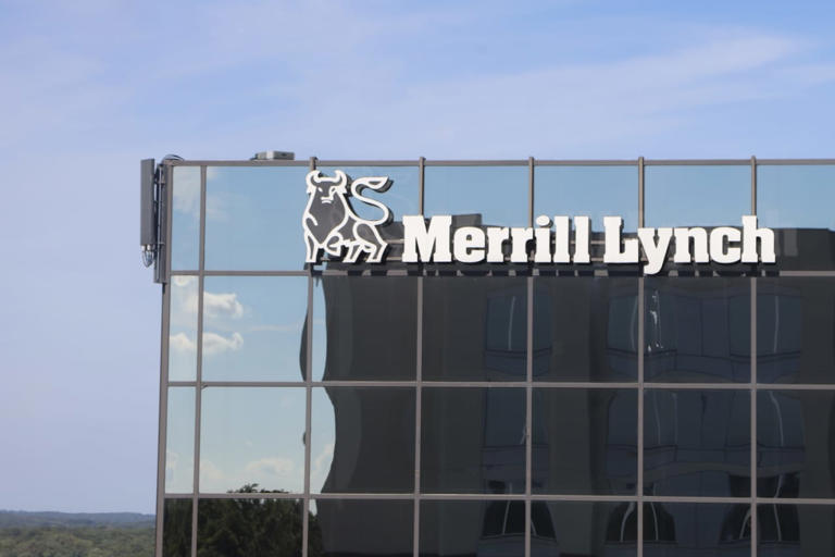 Merrill Lynch Sues $129 Billion Advisor Team, Charles Schwab, and Dynasty Over ‘Corporate Raid’