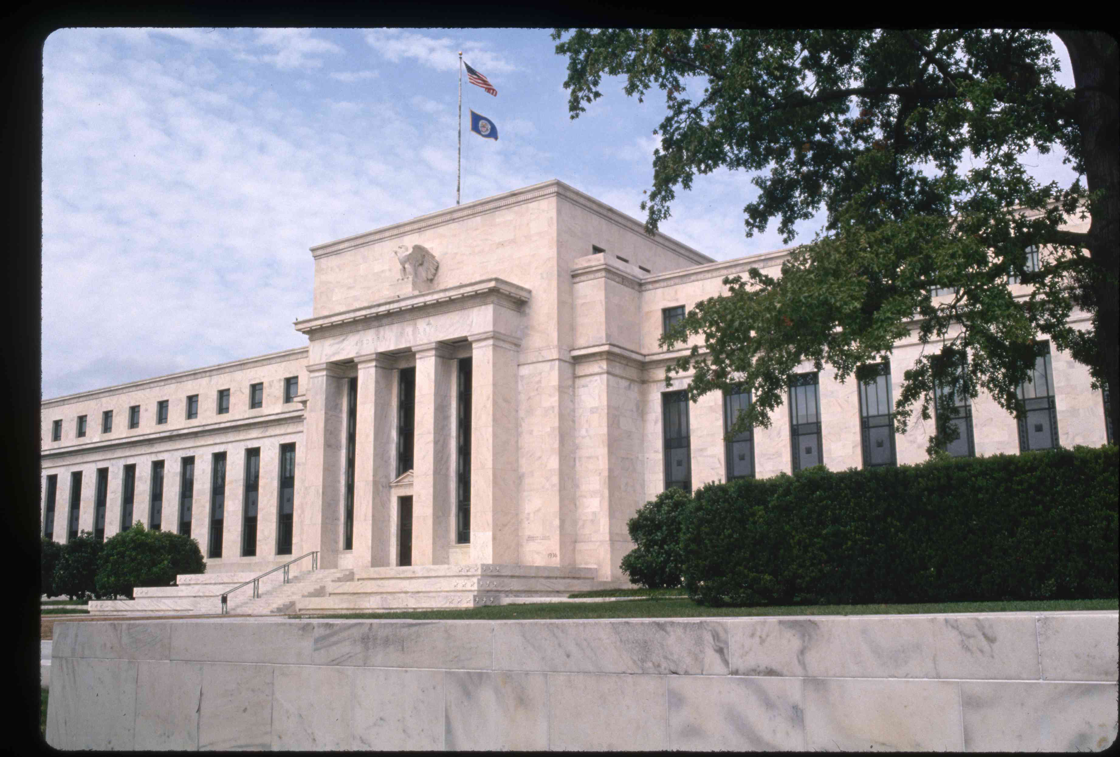 Fed Minutes Show Officials See Inflation Slowing, Economy Cooling Fed Minutes Show Officials See Inflation Slowing, Economy Cooling