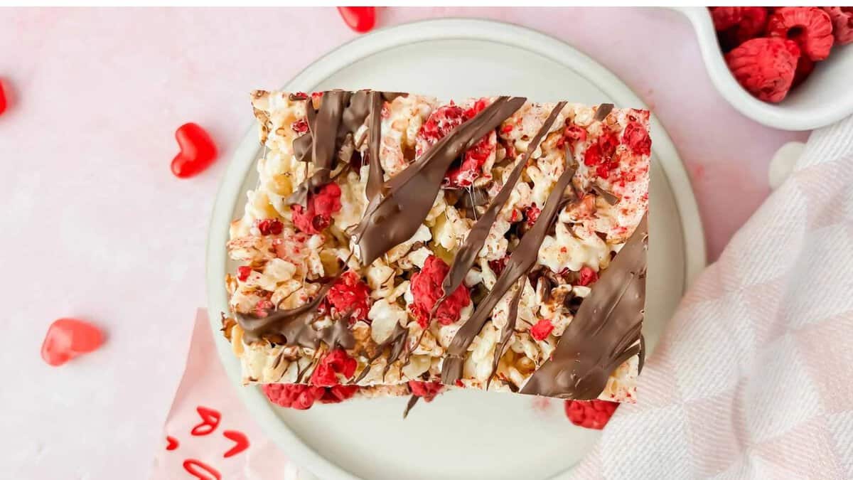 24 raspberry desserts that look almost too good to eat