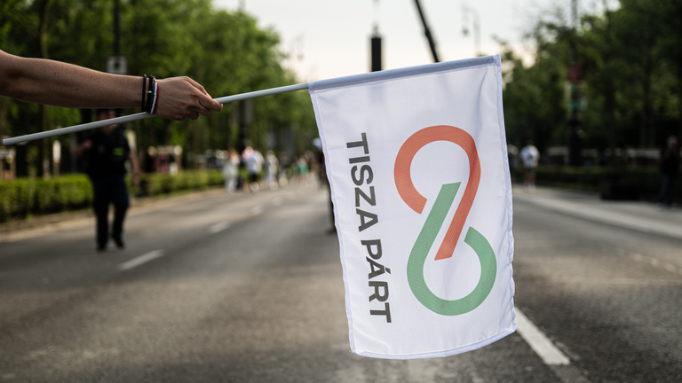 „Alkesz ő is, összevissza beszél” – ilyen és ehhez hasonló jelzők ...