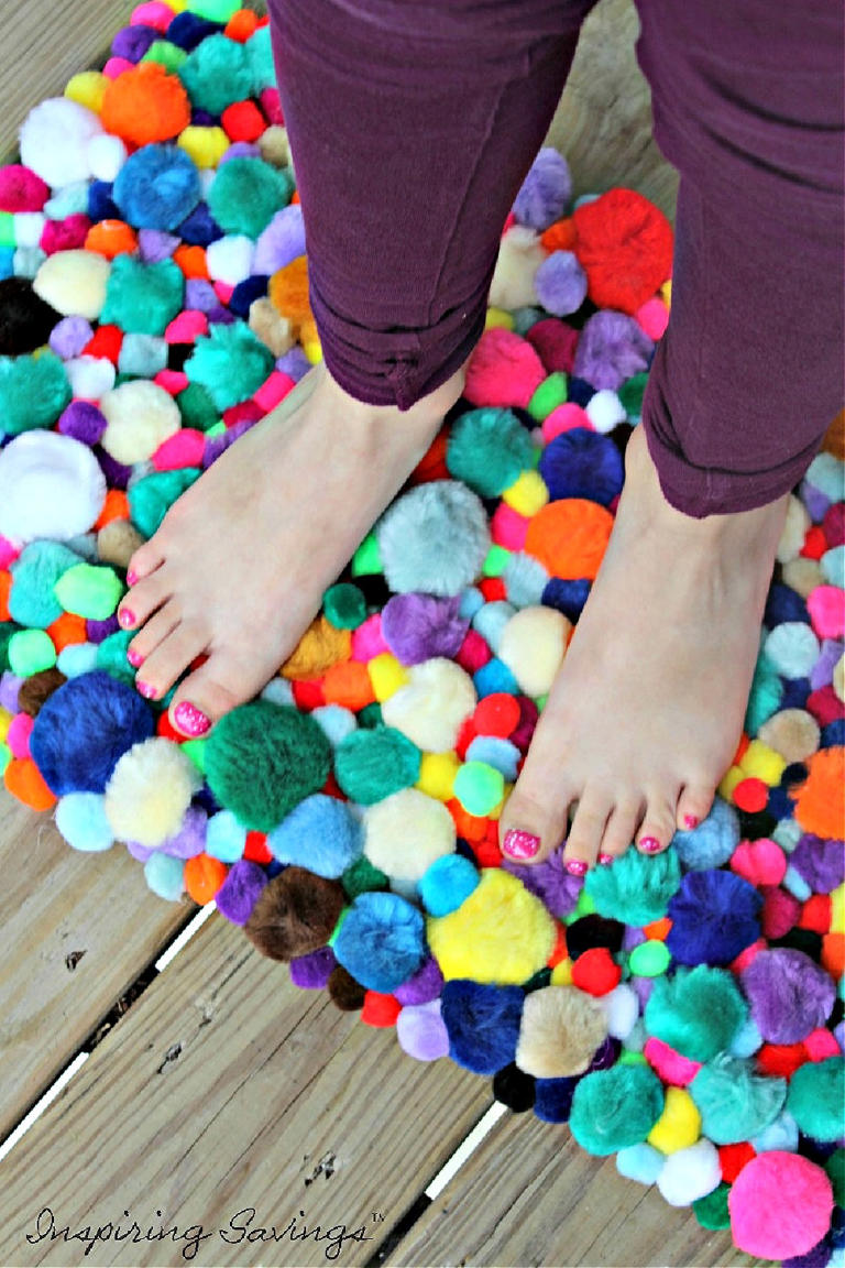Make a DIY Pom Pom Rug in No Time