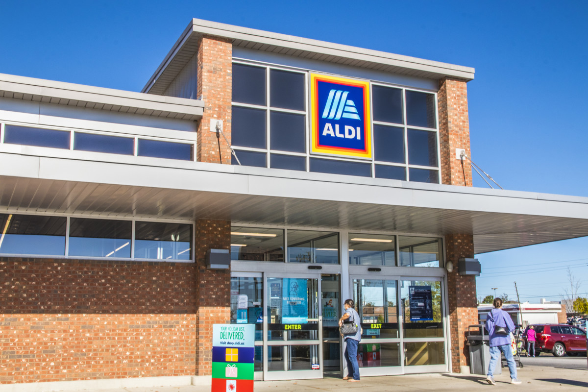 Aldi's Cutesy New Ceramic Holiday Cookie Jars Have Shoppers Rushing to ...