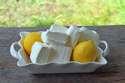These homemade lemon marshmallows are light, bright and dangerously ...