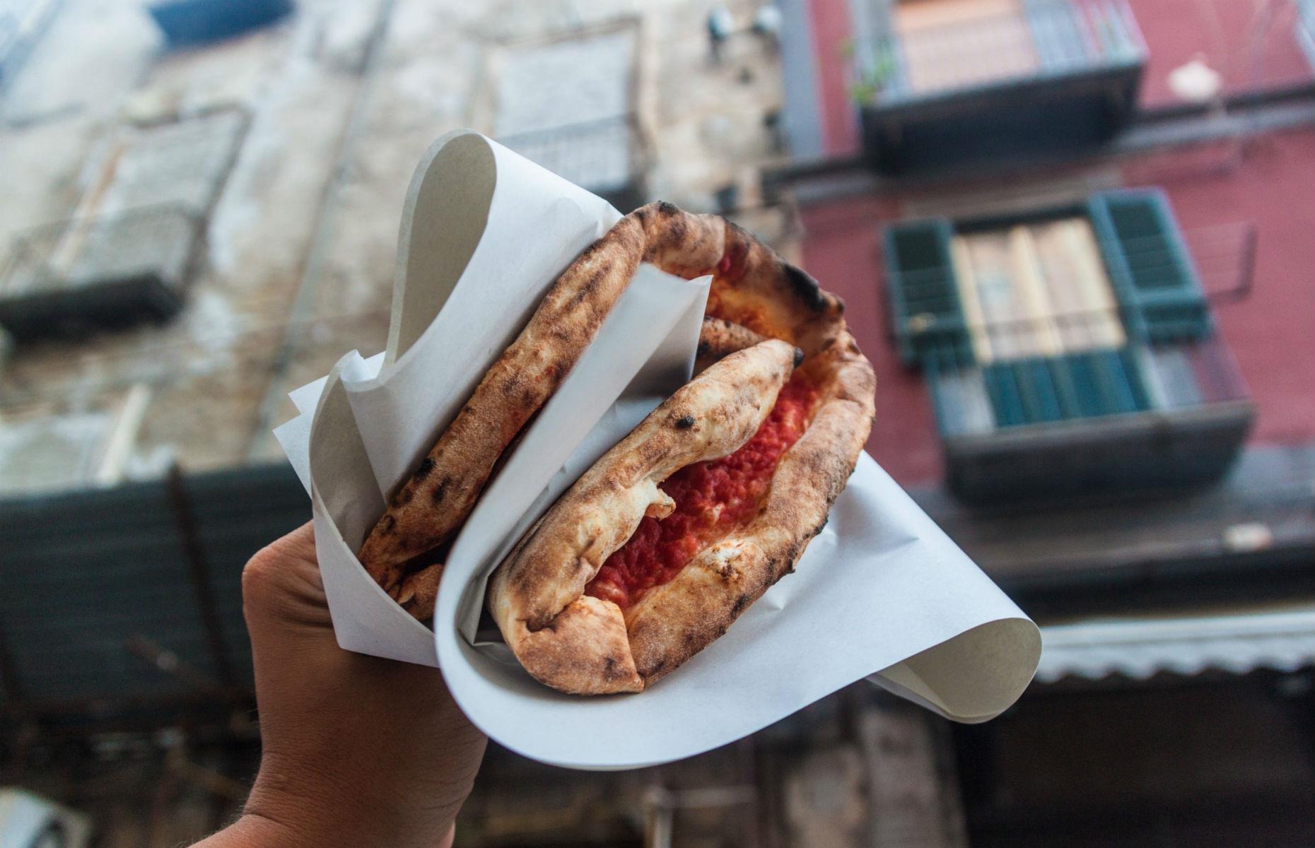 How to eat pizza (and 23 other popular snacks) the RIGHT way