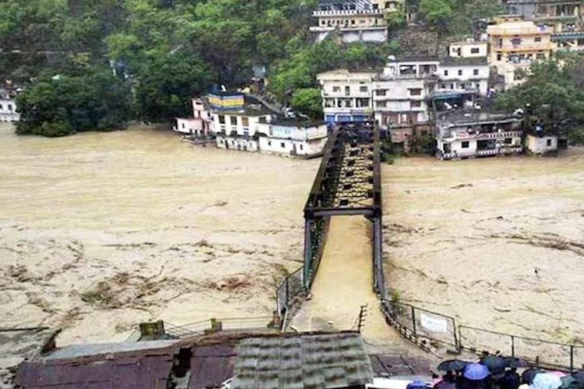 2 Pilgrims Washed Away, 40 Stranded As Temporary Bridge Collapses In ... 2 Pilgrims Washed Away, 40 Stranded As Temporary Bridge Collapses In ...