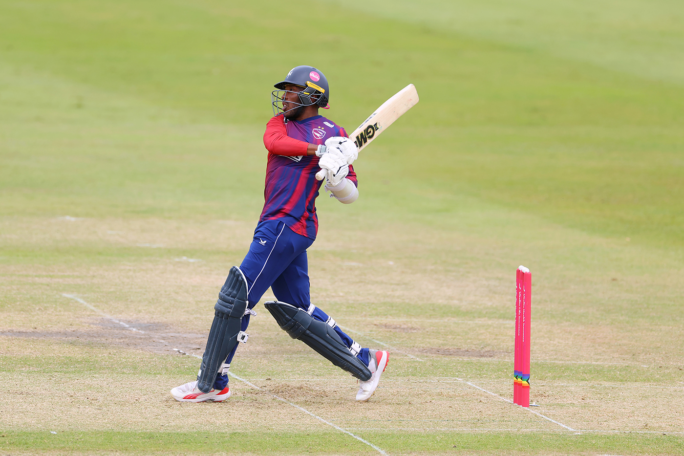 Evison, Bell-Drummond, Gilchrist guide Kent to tense two-wicket win
