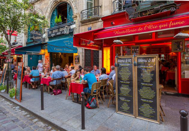 6 red flags you're about to eat at a tourist trap restaurant