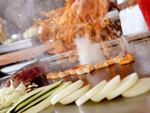 6 red flags you're about to eat at a tourist trap restaurant