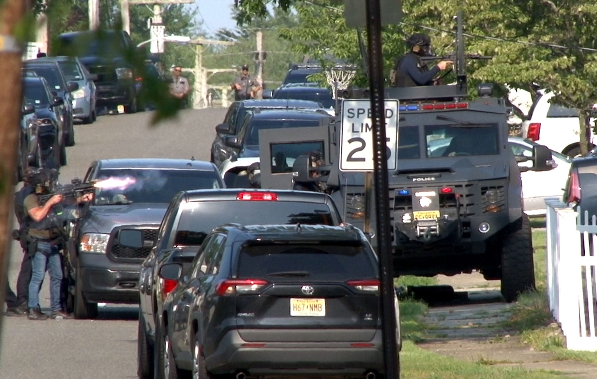 SWAT team turns out in Berkeley on report of barricaded, armed man