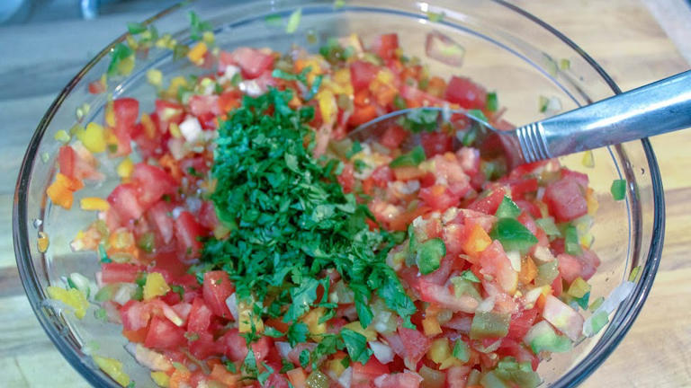 A Simple Fresh Salsa For Your Next Cookout - Garden Fresh Salsa