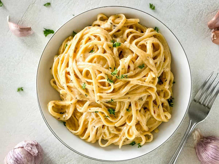 One Pot Garlic Parmesan Pasta
