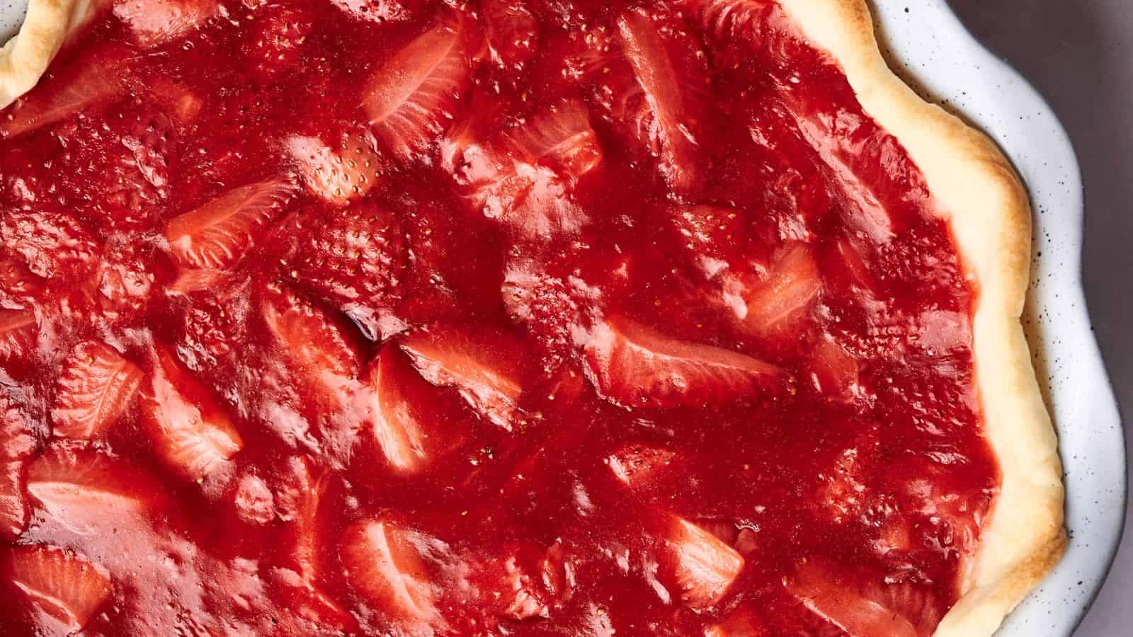 23 strawberry desserts for warm-weather cookouts and backyard parties