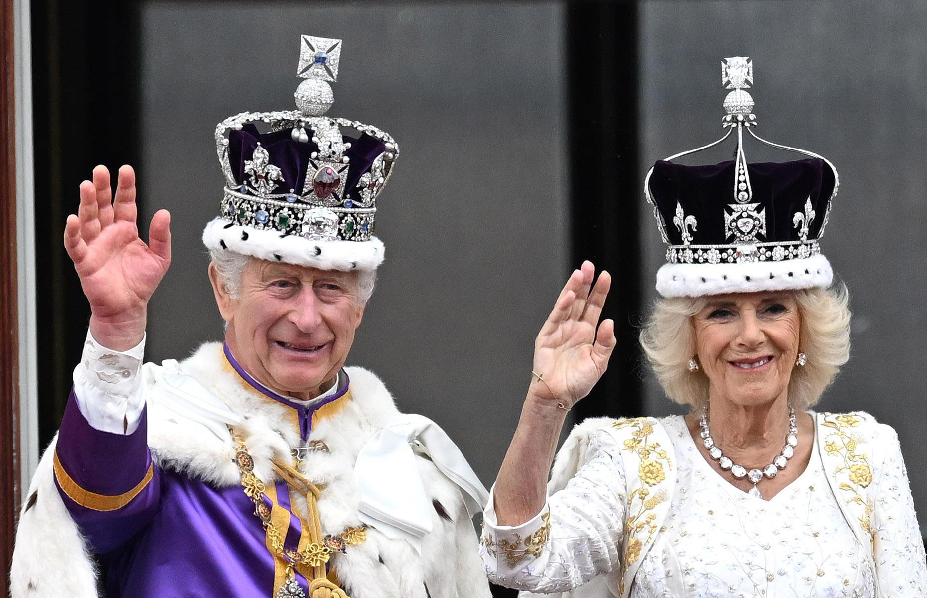 The British Royal Family's Incredible Treasure Trove That's Worth Billions The British Royal Family's Incredible Treasure Trove That's Worth Billions