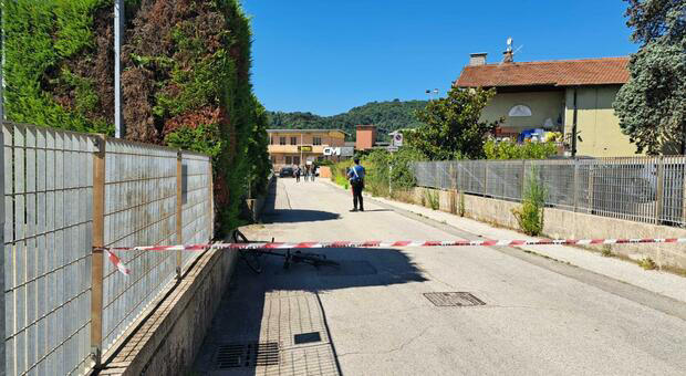 Giovane colpito con un machete mentre si reca al lavoro: è in fin di ... Giovane colpito con un machete mentre si reca al lavoro: è in fin di ...