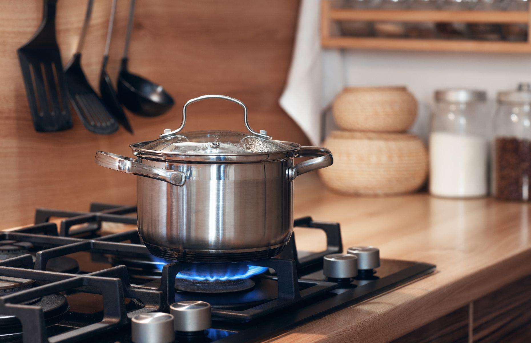 37 dangerous cooking mistakes most people make
