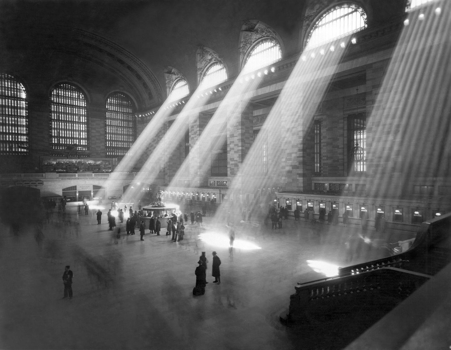 Vintage photos of cities and landmarks around the world
