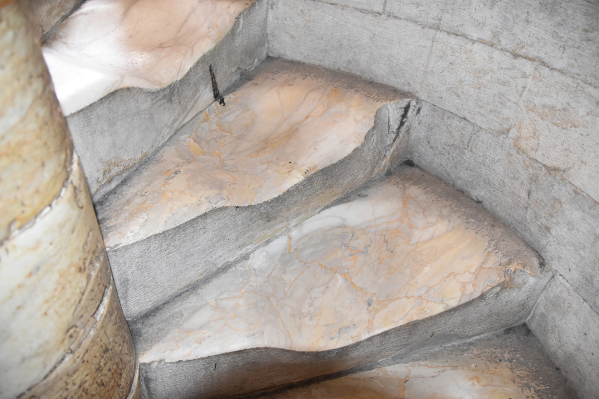 Can you identify these landmarks from these angles?