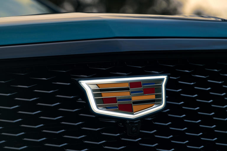 First look: 2025 Cadillac Escalade adds EV style, 55-inch screen, power ...