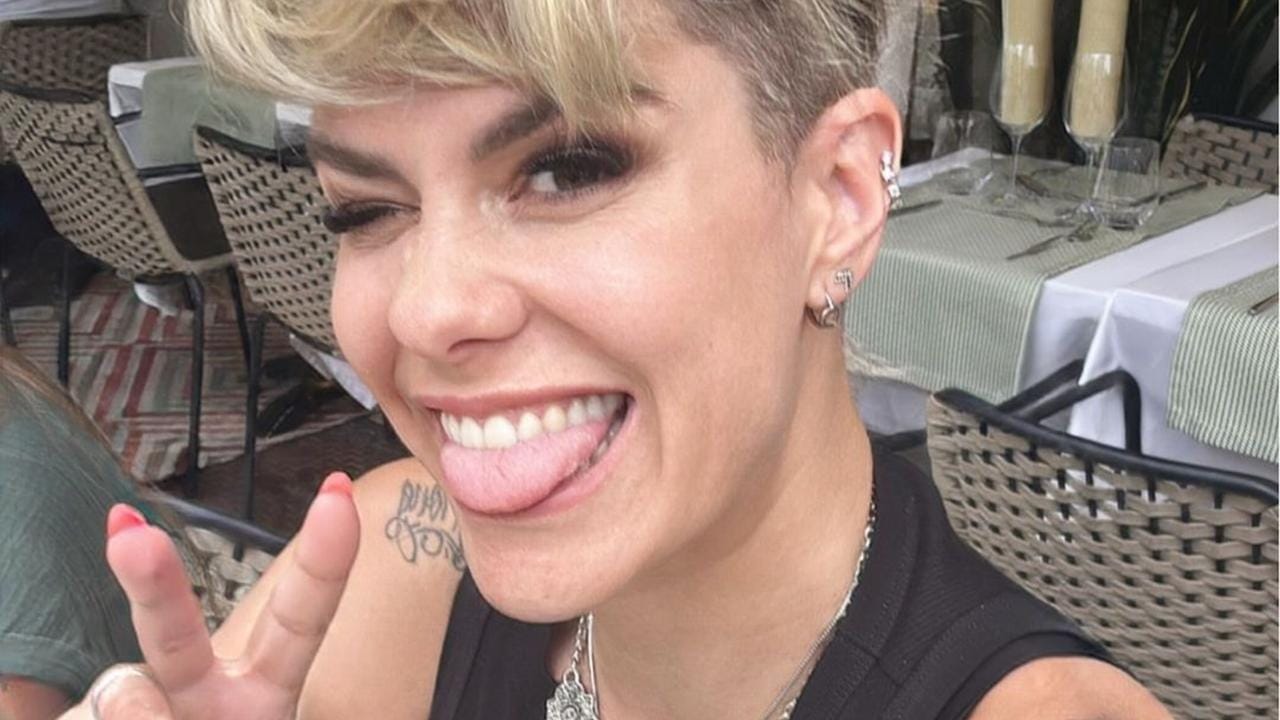 Ana Barbosa almoça com conhecidos rostos: "Meus lindos"