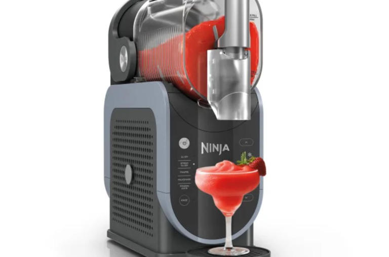 You Can Make Frozen Drinks All Season Long With the Ninja SLUSHI: Here ...