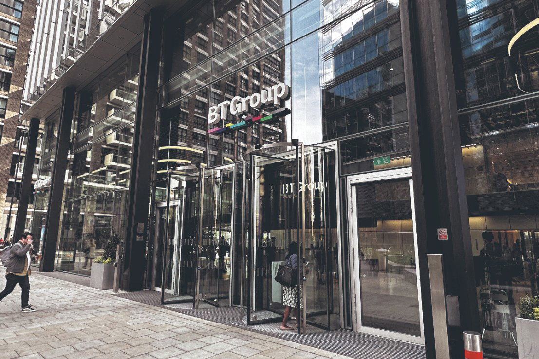 BT drags down FTSE 100 after shares slump BT drags down FTSE 100 after shares slump