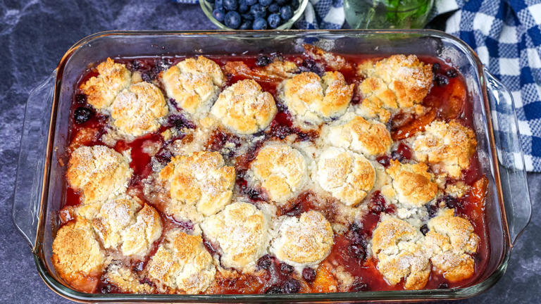 This Easy Cobbler Recipe Puts The Spotlight On Fresh Peaches And ...