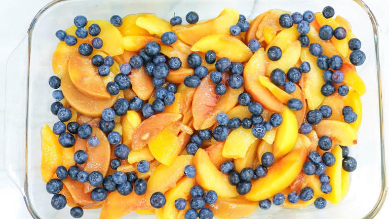 This Easy Cobbler Recipe Puts The Spotlight On Fresh Peaches And ...