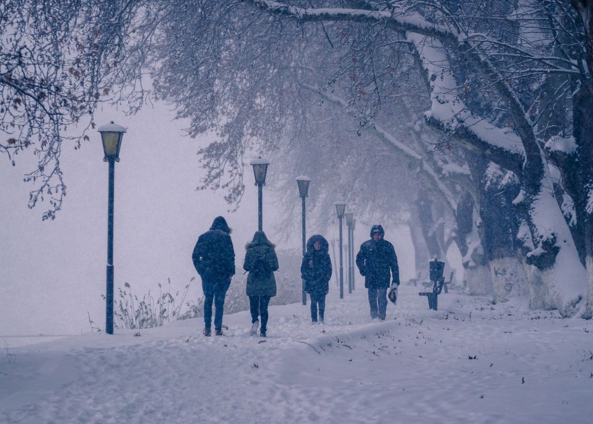 WEATHER: Very cold conditions with snowfall expected to affect FOUR ...