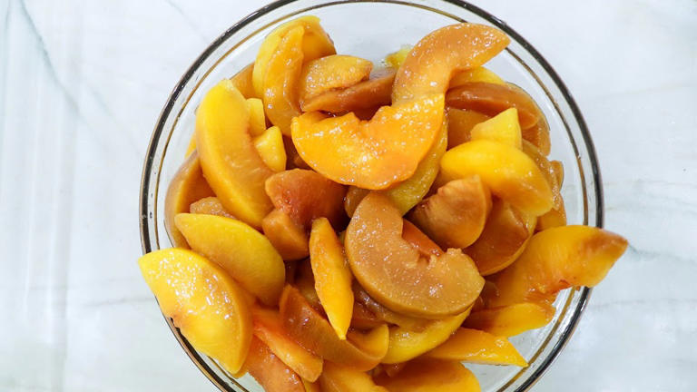 This Easy Cobbler Recipe Puts The Spotlight On Fresh Peaches And ...