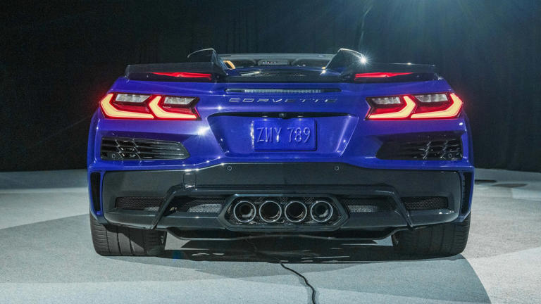 2025 Chevrolet Car Updates: 1,000-Plus-HP ZR1 Lifts Corvette to ...