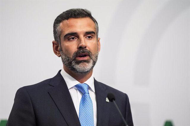 La Junta critica la La Junta critica la