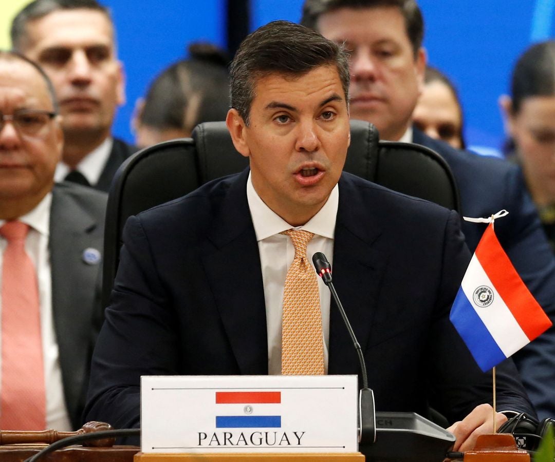 Santiago Peña, presidente de Paraguay, dijo que el país "está abierto ...