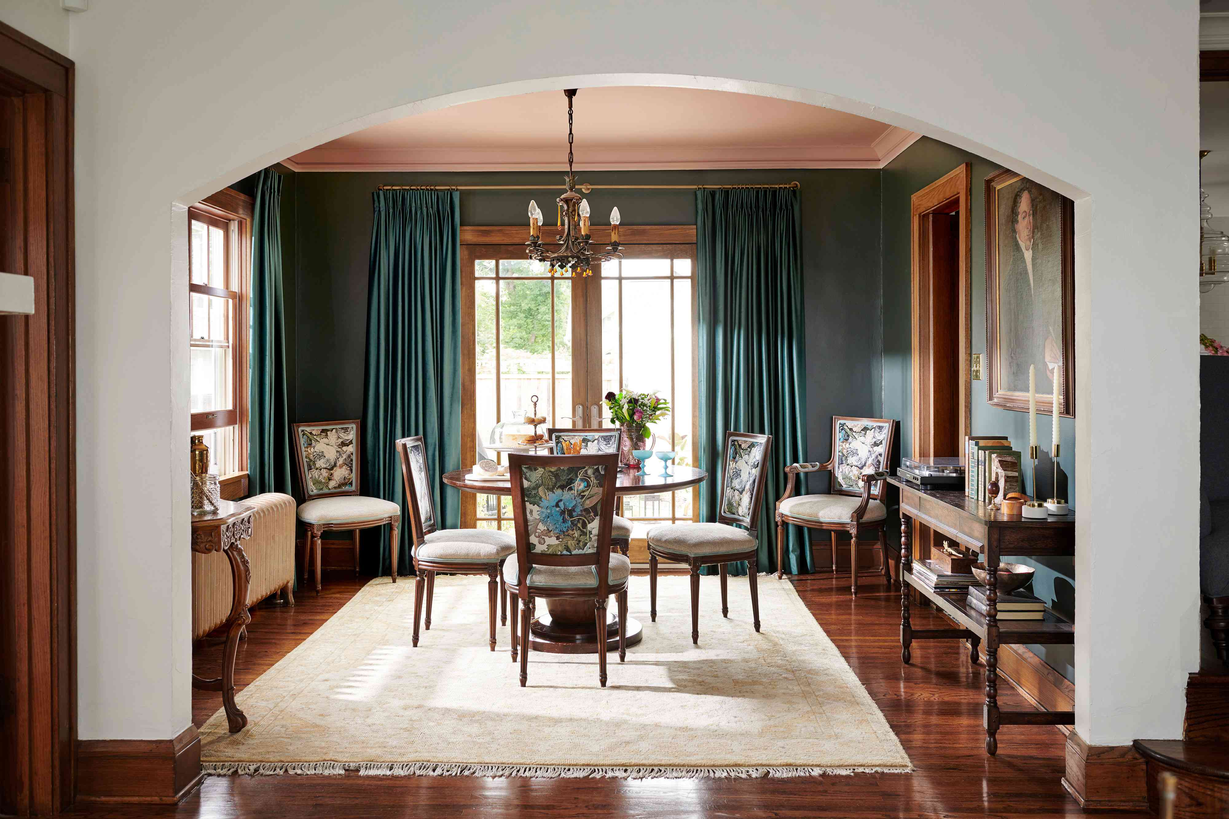 7 Dining Room Design Mistakes That Could Ruin Your Next Dinner Party