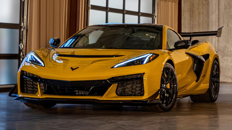 Corvette ZR1 Packs Over 1,000 HP For Under $175,000