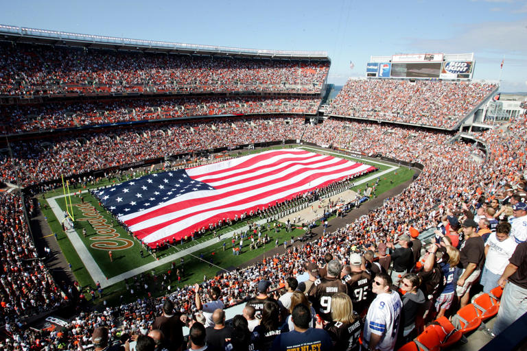 Jimmy and Dee Haslam 'very confident' Browns will build new stadium in ...
