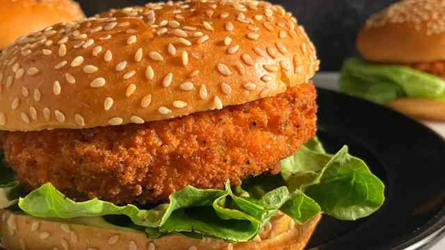 Our Homemade Zinger Burger Tastes Just Like KFC