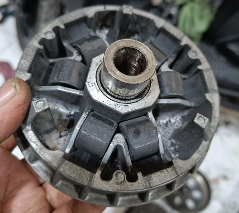 Roller Motor Matic Cepat Peang, Waspada Komponen Ini Biang Keladinya