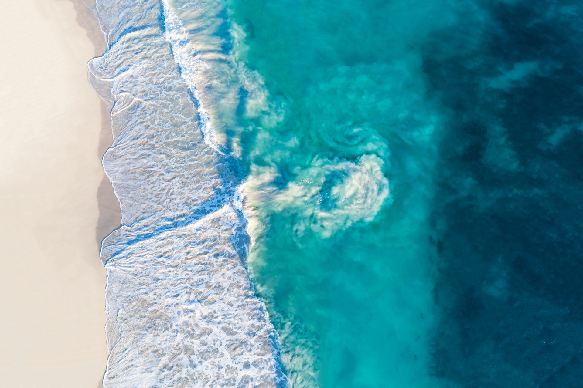 How to spot a riptide, a major cause of death at the beach