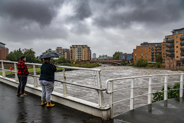 Leeds weather: Thunderstorms predicted today - hour-by-hour forecast of ...