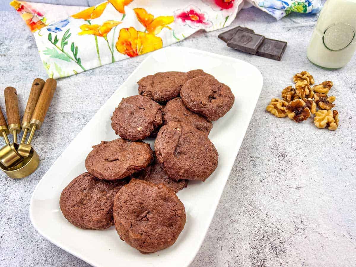 29 chocolate desserts that get passed around and quiet the room