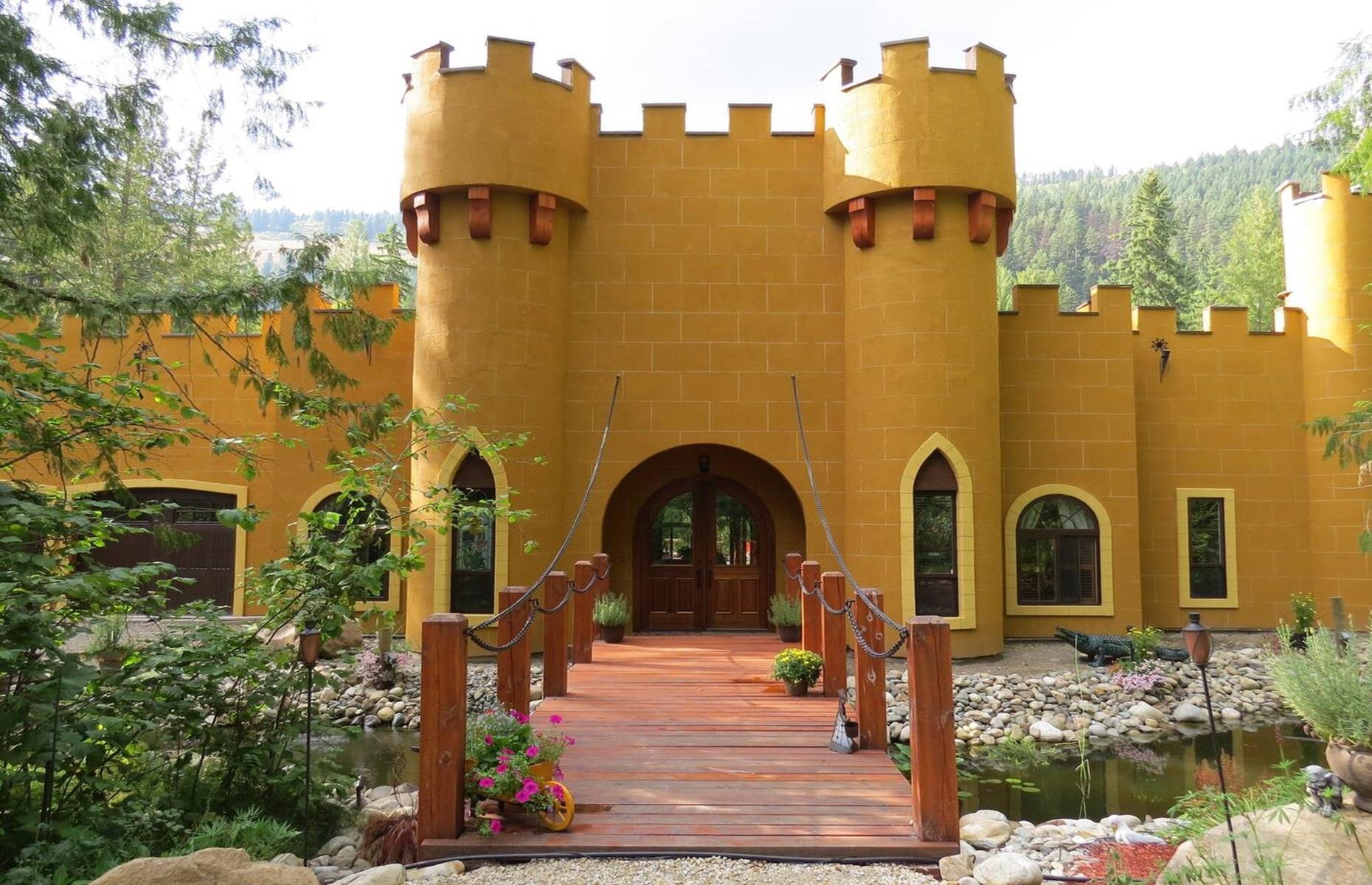 Discover Canada's fairy-tale castles and show-stopping homes